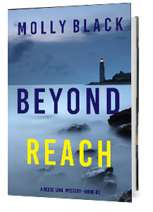 BEYOND REACH (BOOK #2) – MOLLY BLACK